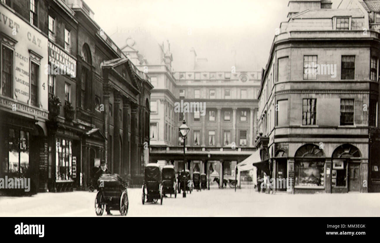 Library bath hi-res stock photography and images - Alamy