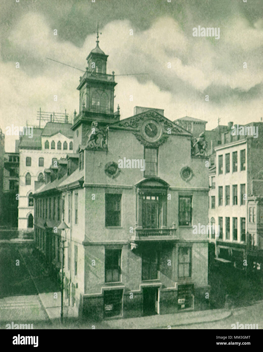 Mass state house hi-res stock photography and images - Alamy