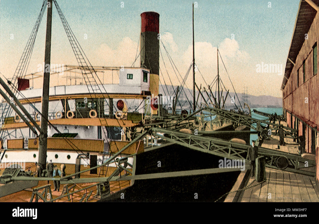 Conveyors and Ship. Portland. 1910 Stock Photo - Alamy
