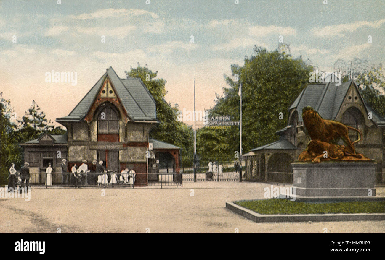 Zoo at Fairmount Park. Philadelphia. 1920 Stock Photo - Alamy