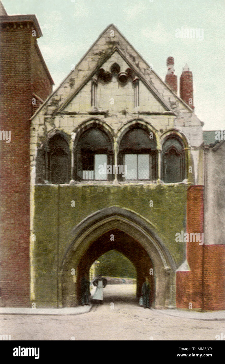 West Gate of Cathedral. Gloucester. 1910 Stock Photo - Alamy