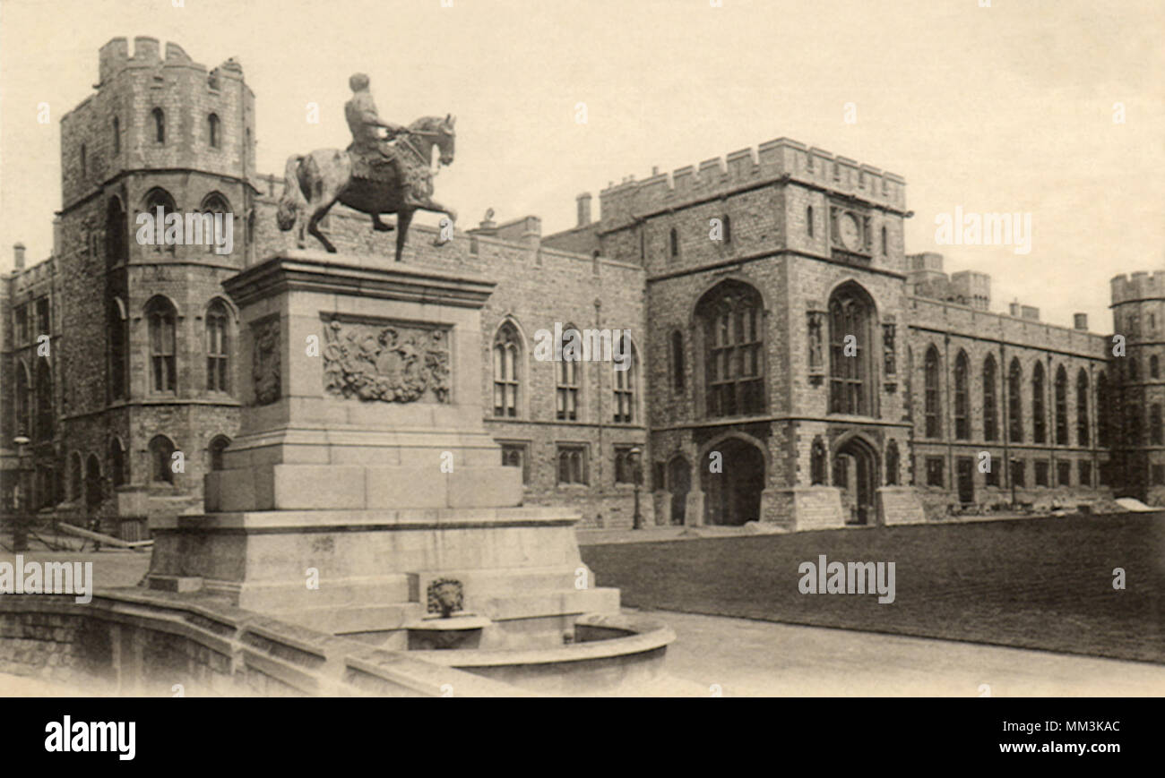 Windsor castle and quadrangle hi-res stock photography and images - Alamy