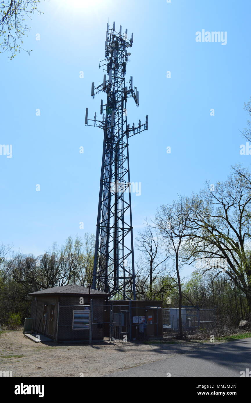 Wireless tower hi-res stock photography and images - Alamy