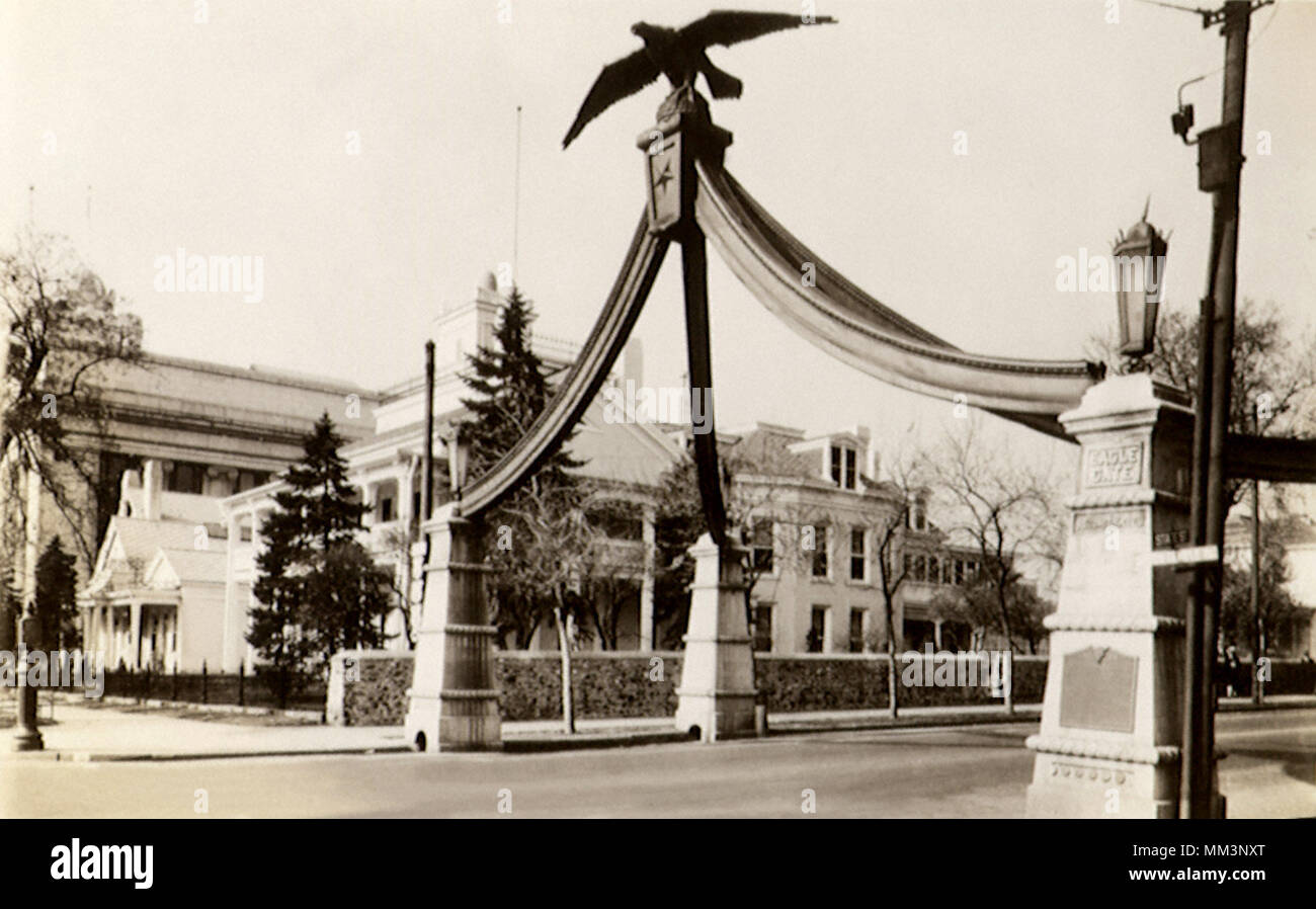 Eagle gate hi-res stock photography and images - Alamy