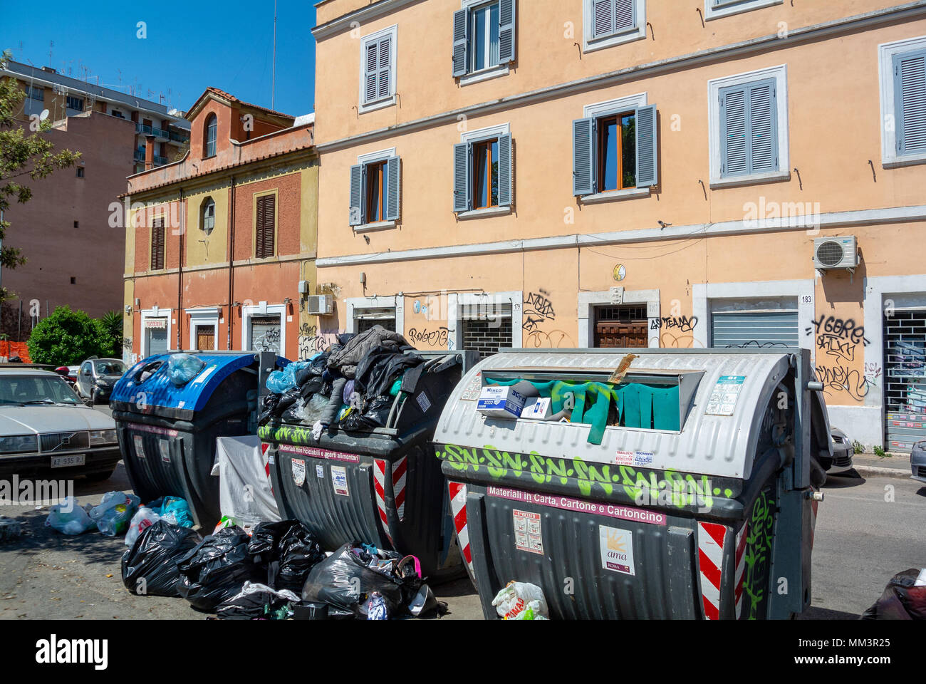 Garbage dumping ground hi-res stock photography and images - Alamy