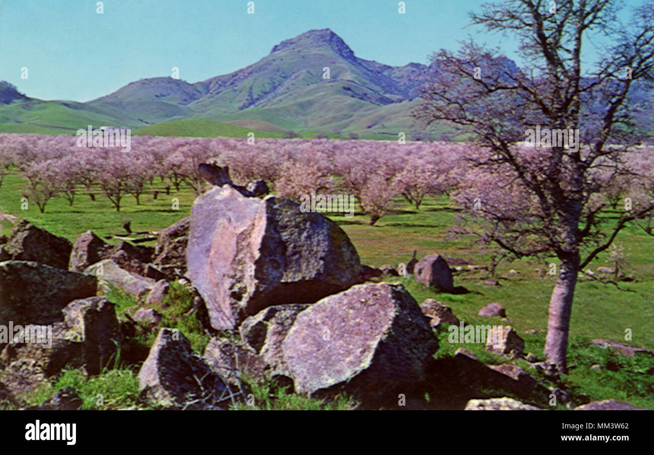 Sutter buttes hi-res stock photography and images - Alamy