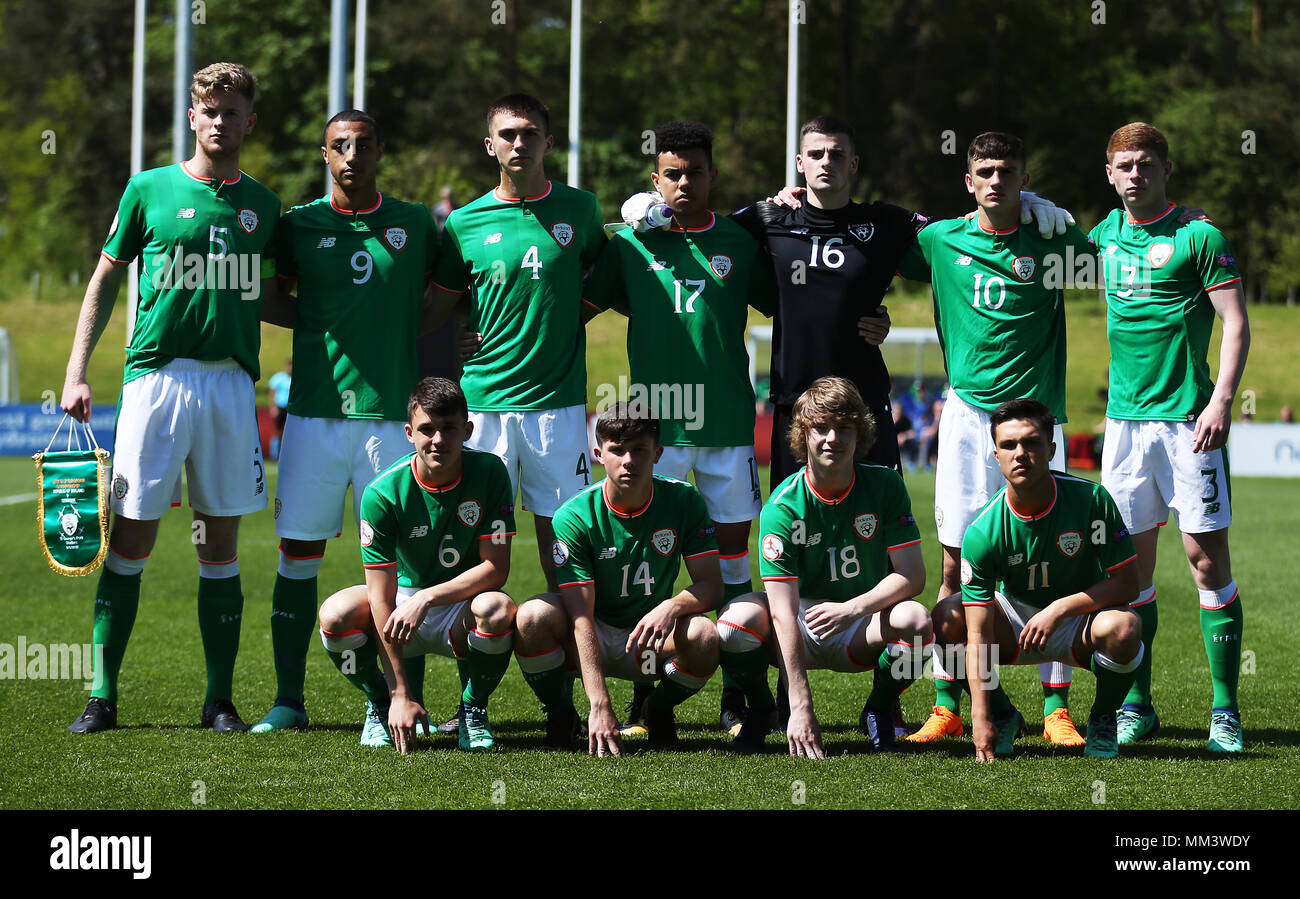 Ireland team group (top row left-right) Nathan Collins, Adam Idah ...