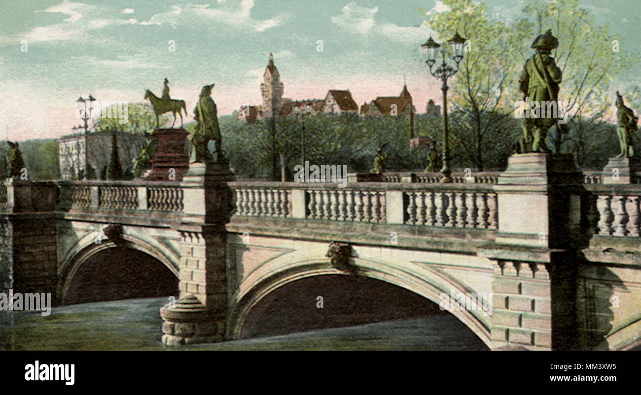 World war bridge hi-res stock photography and images - Alamy