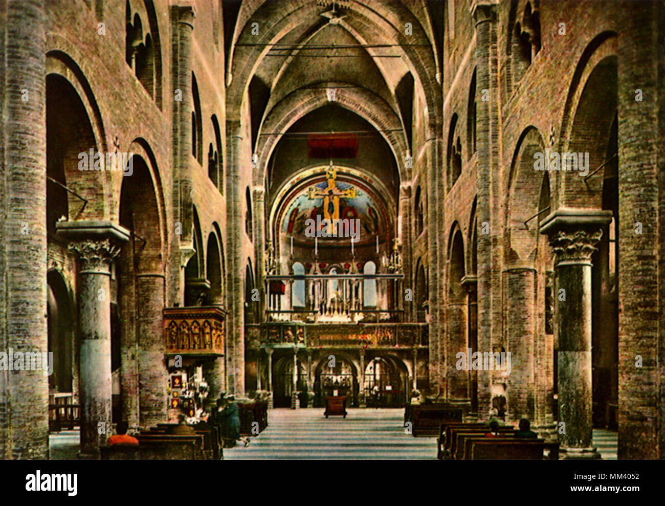Cathedral modena interior hi-res stock photography and images - Alamy
