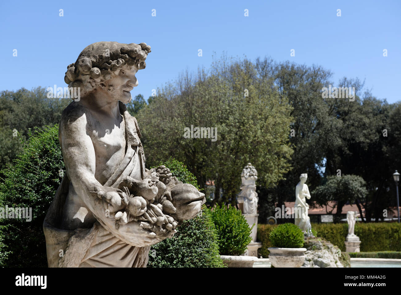 Villa borghese gardens statue hi-res stock photography and images - Alamy