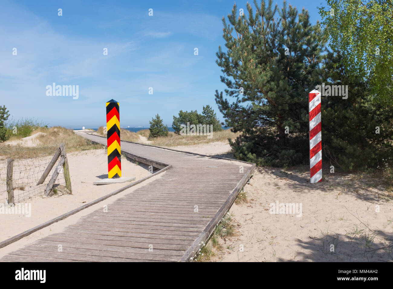 symbolic border posts on the former Polish-German border Stock Photo ...