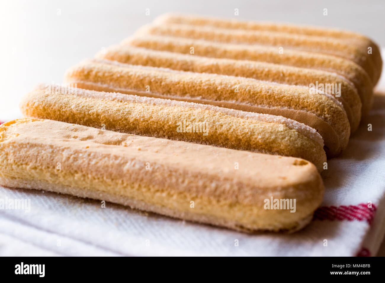 Biscuits raw hi-res stock photography and images - Alamy
