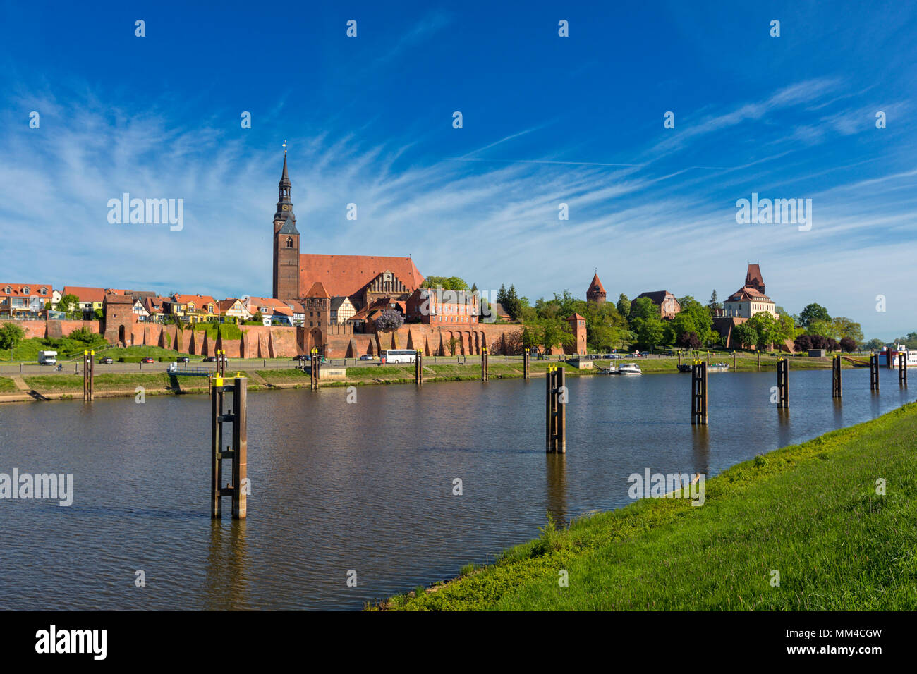 River dike hi-res stock photography and images - Alamy