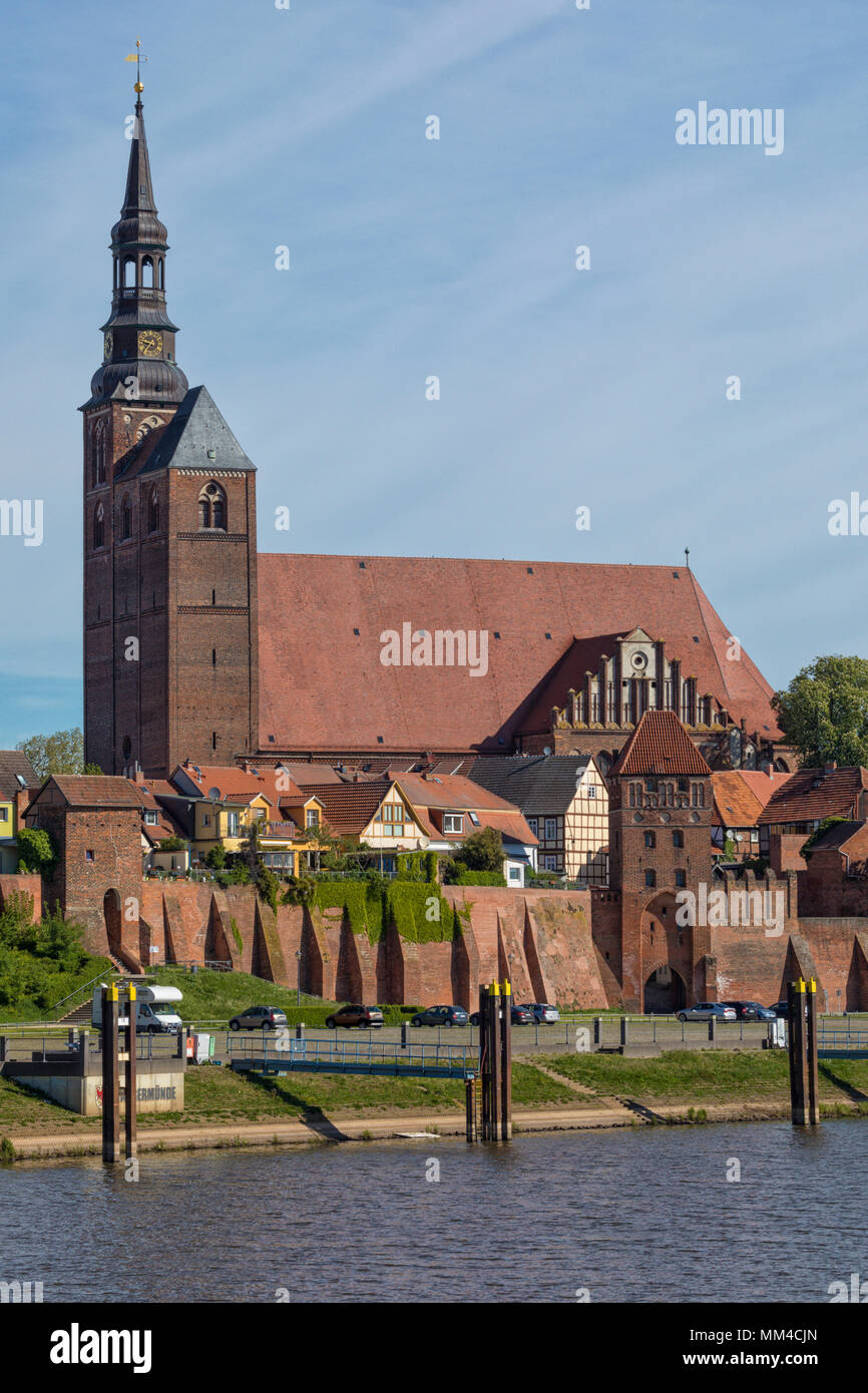 St Stephens church and Elbe gate at Tangermünde, Saxony-Anhalt, Germany ...