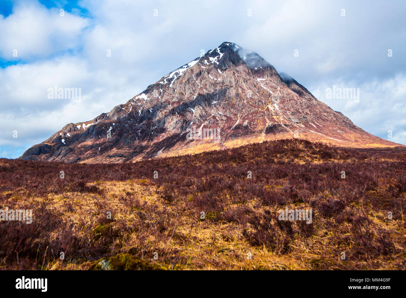 Pyramidal peak mountain hi-res stock photography and images - Alamy
