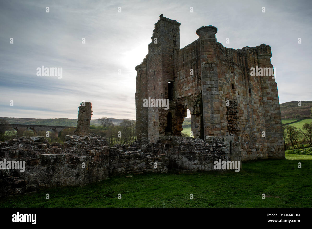 Edlingham castle hi-res stock photography and images - Alamy