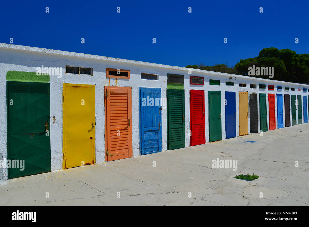 Colorful beach doors hi-res stock photography and images - Alamy