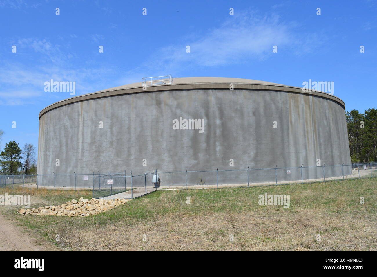 Reservoir building hi-res stock photography and images - Alamy