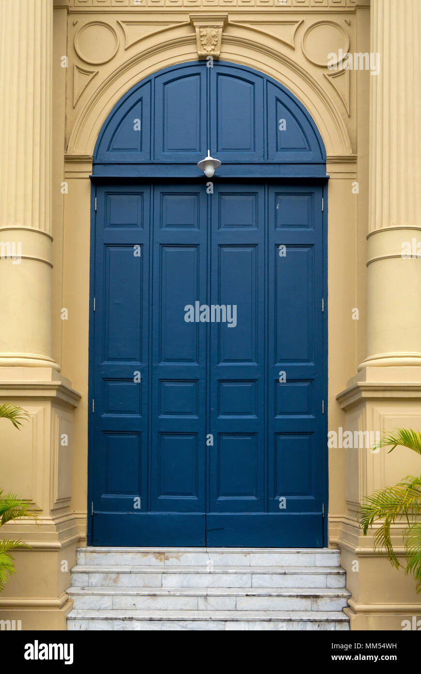 blue entrance door in front of residential house Stock Photo - Alamy