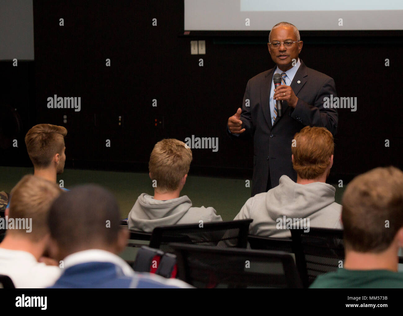 Dr kenneth d dunn hi-res stock photography and images - Alamy