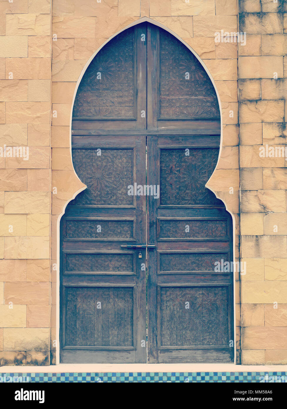 Wooden Door old vintage retro style Stock Photo - Alamy