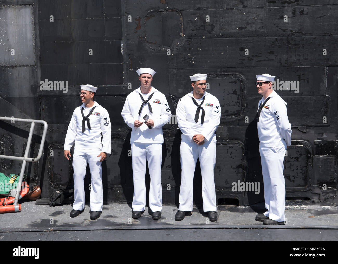 170908-N-KV911-0088 PEARL HARBOR (Sept. 8, 2017) Sailors from the Los ...