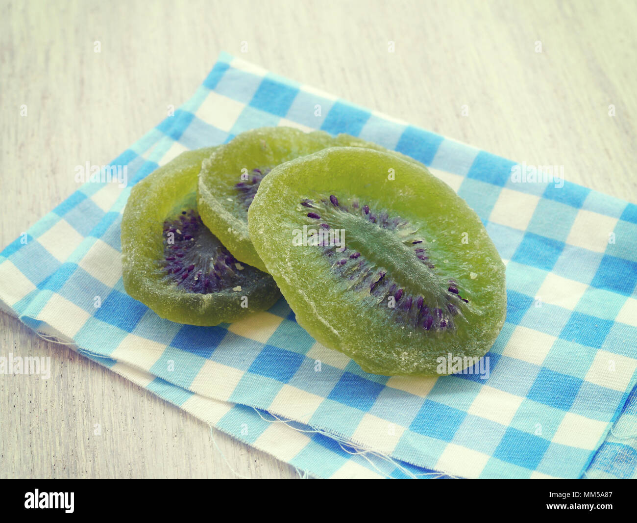 Kiwi in vintage style hi-res stock photography and images - Alamy