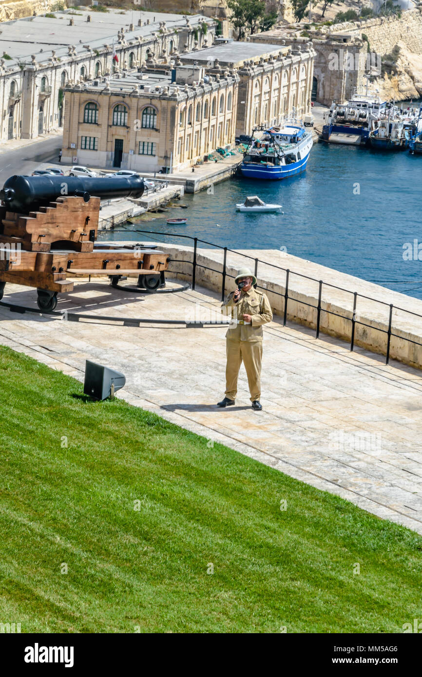 Maltese cannon hi-res stock photography and images - Alamy