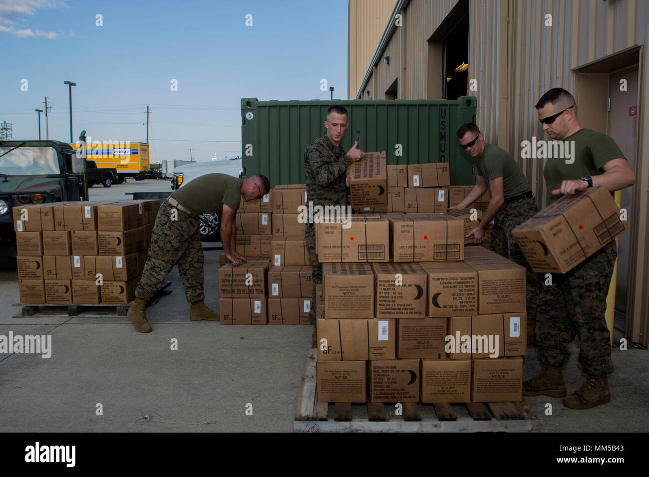MOBILE, Ala. –U.S. Marines with 3rd Force Reconnaissance Company, 4th ...