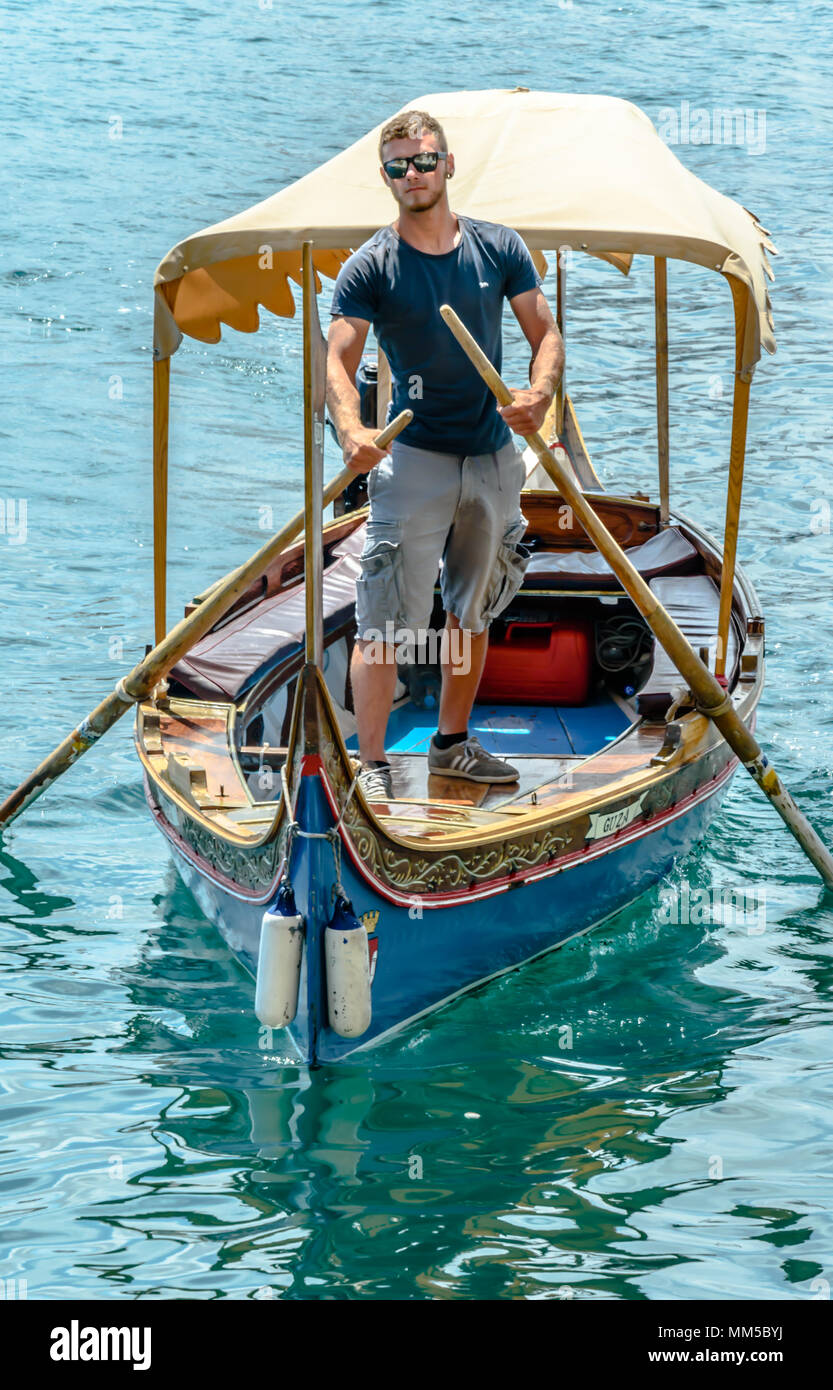 Old sailor sea captain hi-res stock photography and images - Alamy