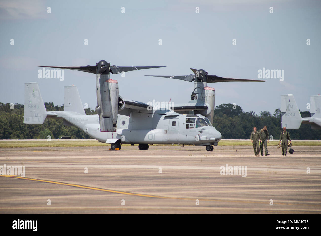 New Orleans, La. -Crew members with Marine Medium Tiltrotor Squadron ...