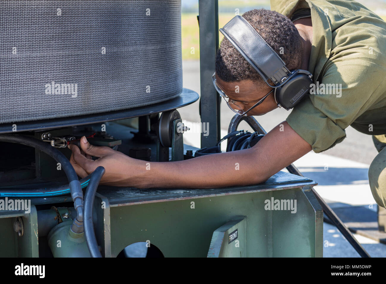 M-31 Marine Corps Expeditionary Aircraft Arresting Gear is a field ...
