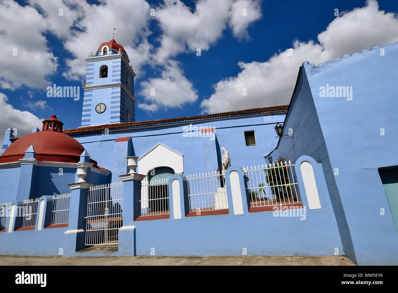 Cuban historic colonial building hi-res stock photography and images ...