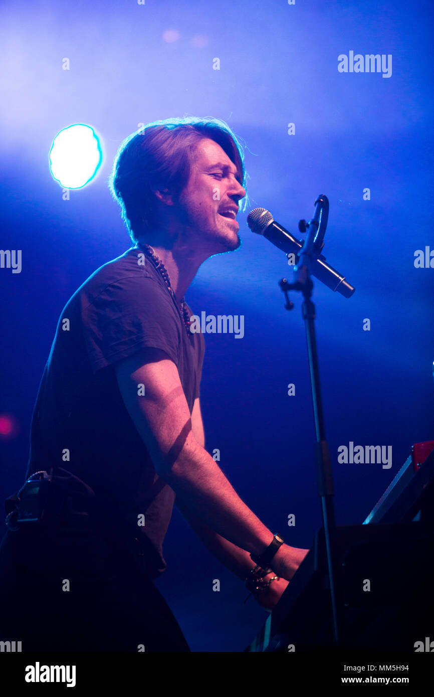 Taylor hanson 90s hi-res stock photography and images - Alamy