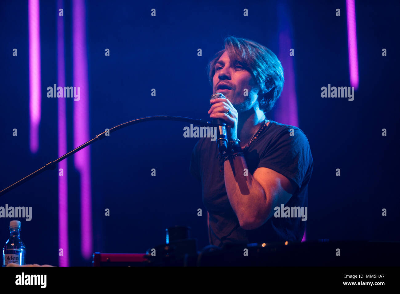 Taylor hanson 90s hi-res stock photography and images - Alamy