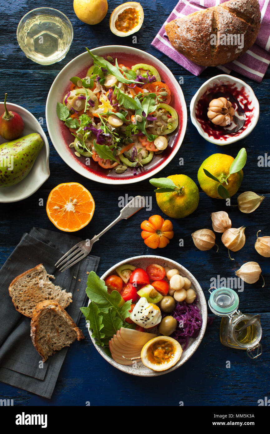 Rustic food plates hi-res stock photography and images - Alamy