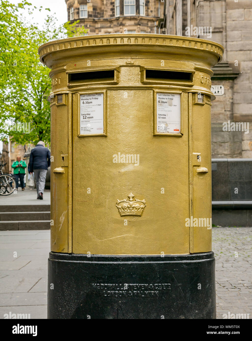 Royal mail postbox scotland hi-res stock photography and images - Alamy