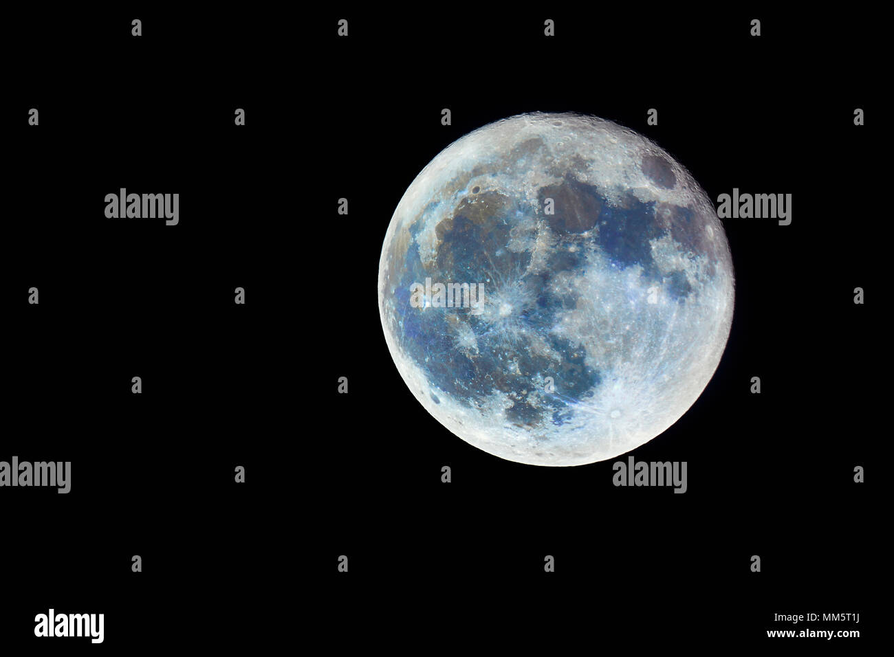 Full moon scenic hi-res stock photography and images - Alamy