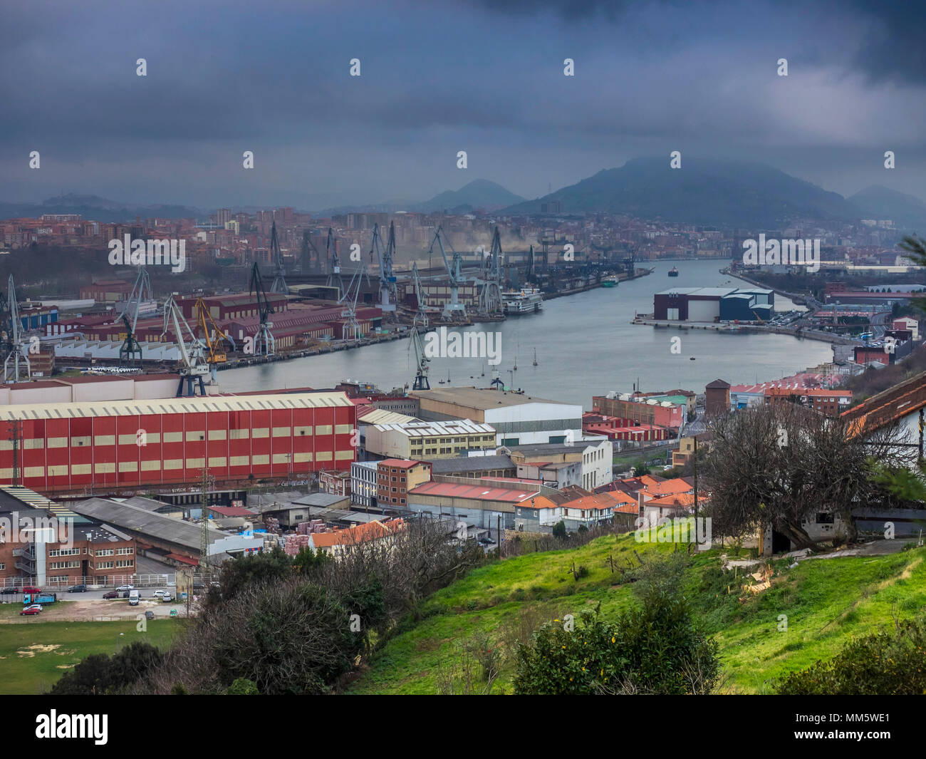 Ria of bilbao hi-res stock photography and images - Alamy