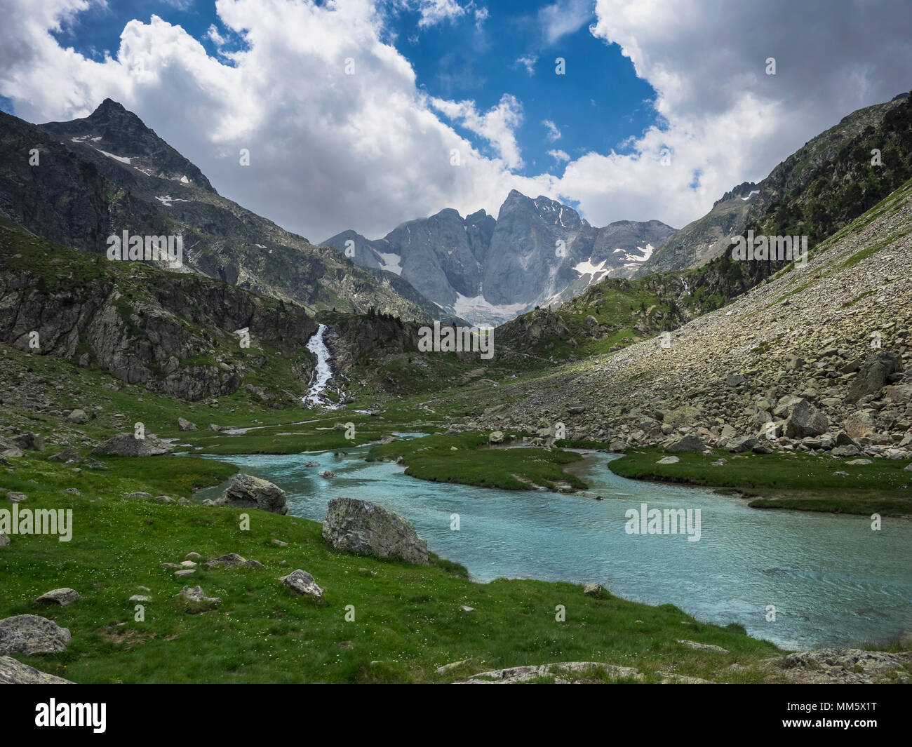 Massif de vignemale hi-res stock photography and images - Alamy