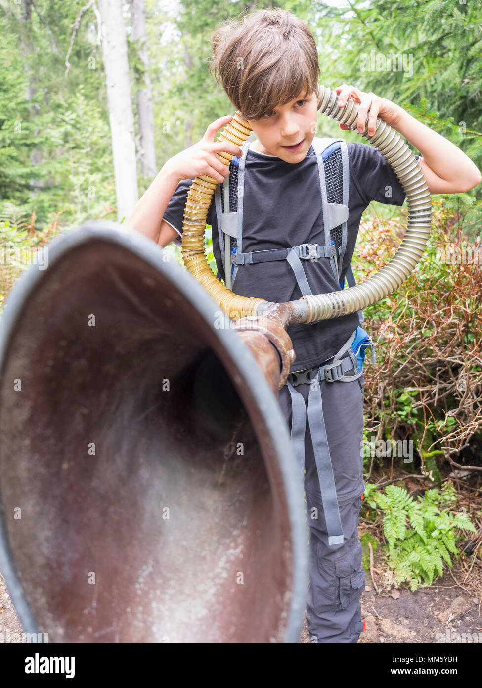 Ear trumpet hi-res stock photography and images - Alamy