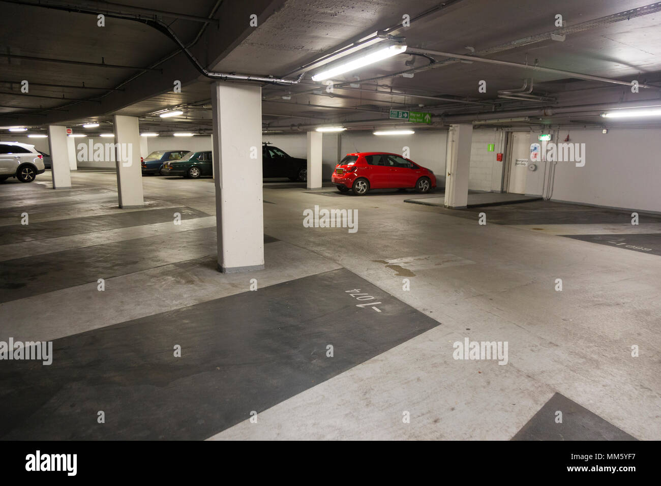 Multi storey car park uk hi-res stock photography and images - Alamy