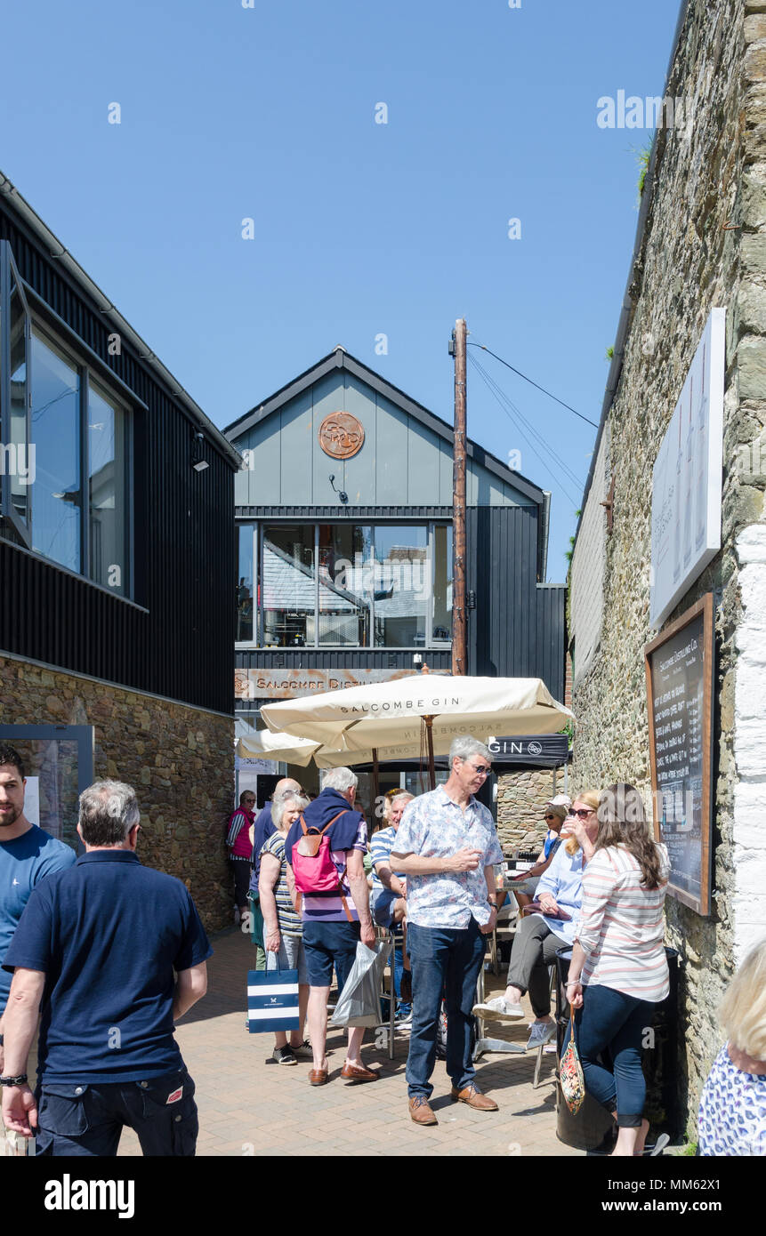 Visitors at Salcombe Crabfest food and drink festival in the sailing ...