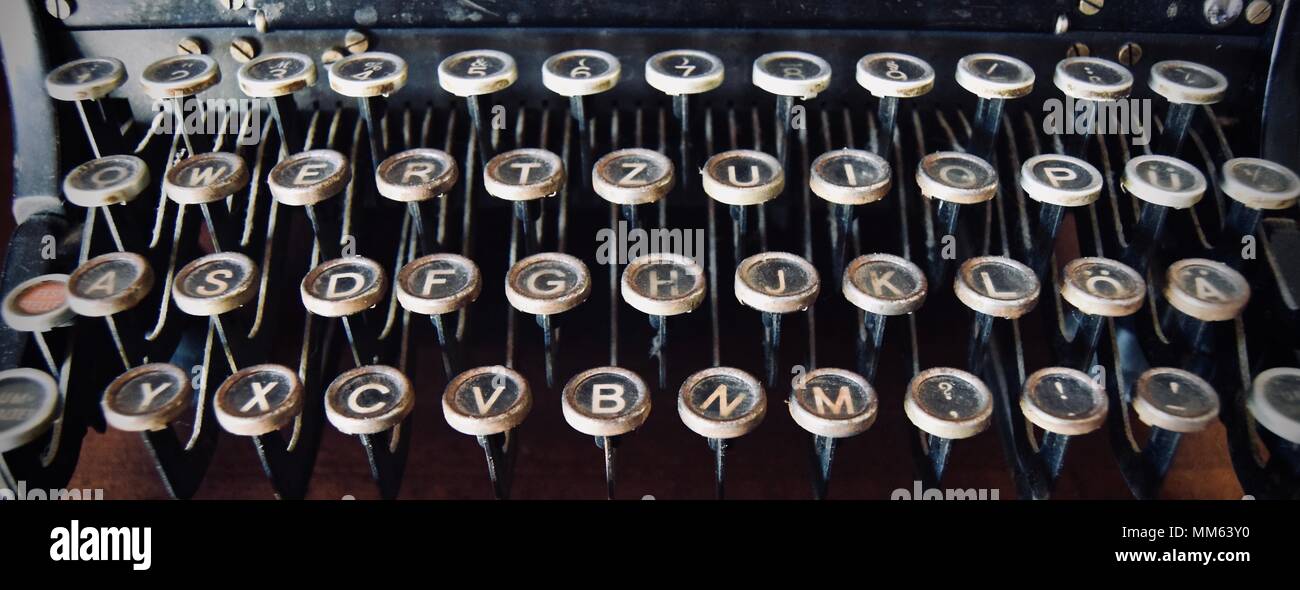 Vintage book old german writing hi-res stock photography and images - Alamy