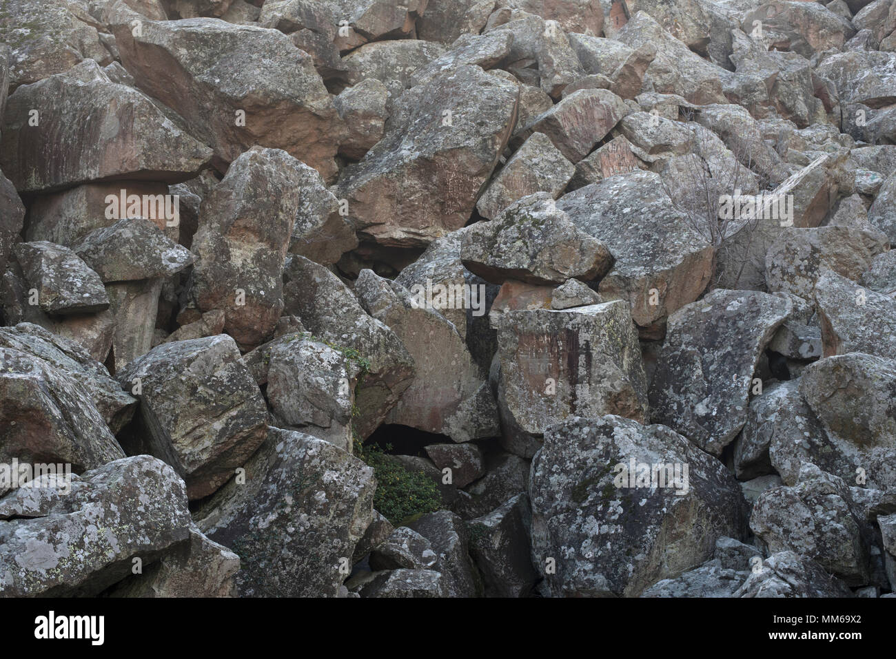 Big stones hi-res stock photography and images - Alamy