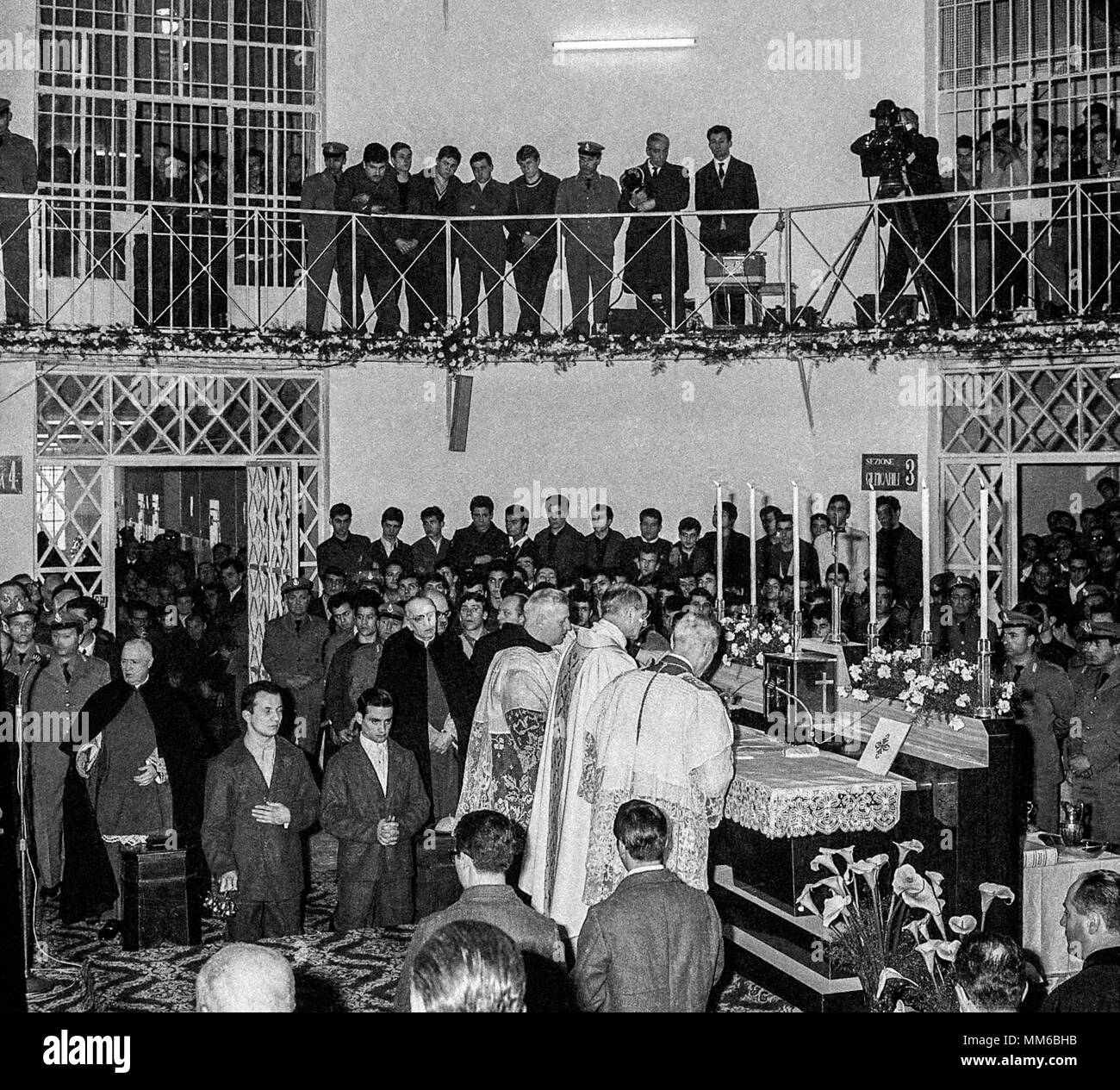 Regina coeli hi-res stock photography and images - Alamy