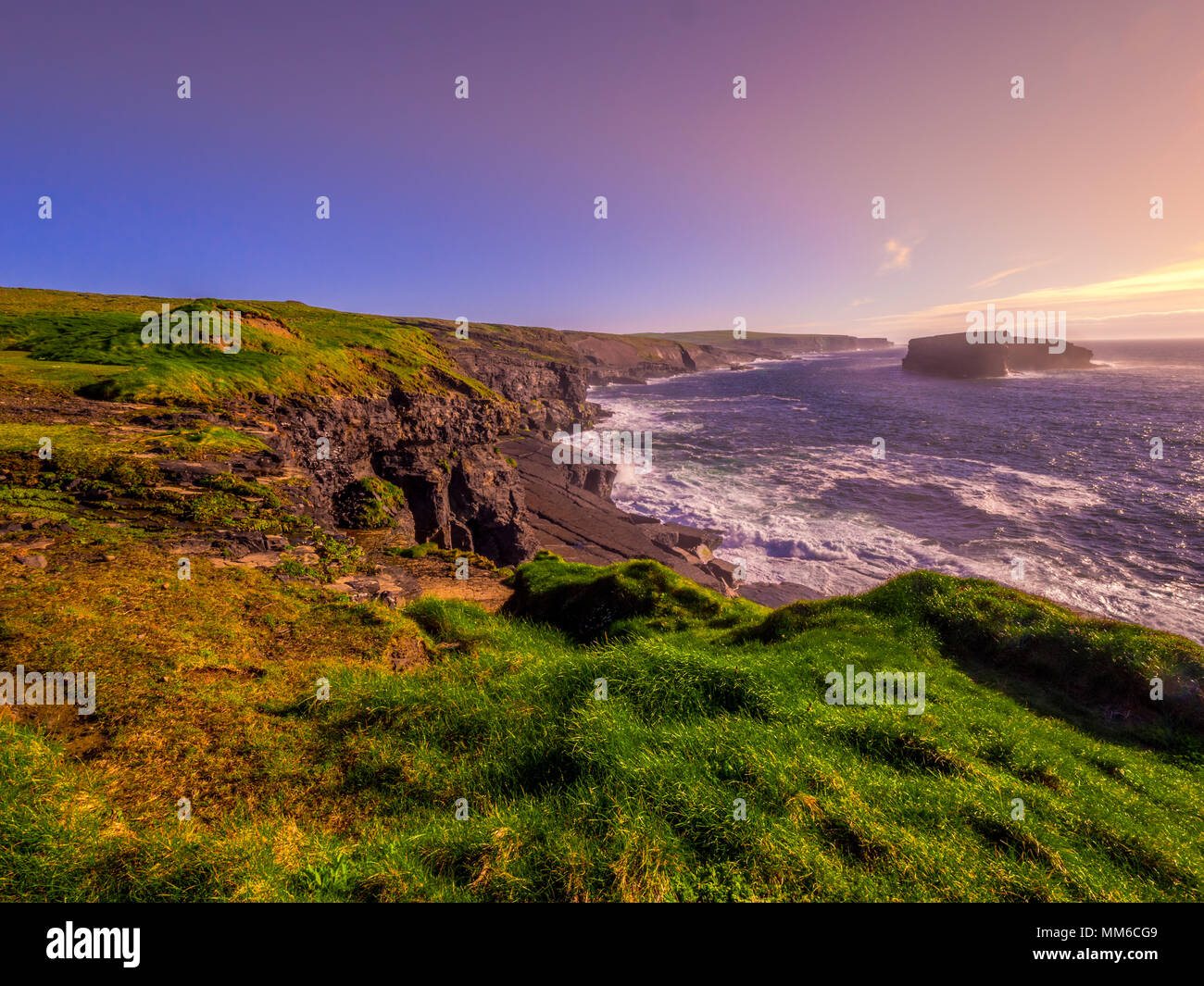 Wonderful cliffs kilkee irish west hi-res stock photography and images ...