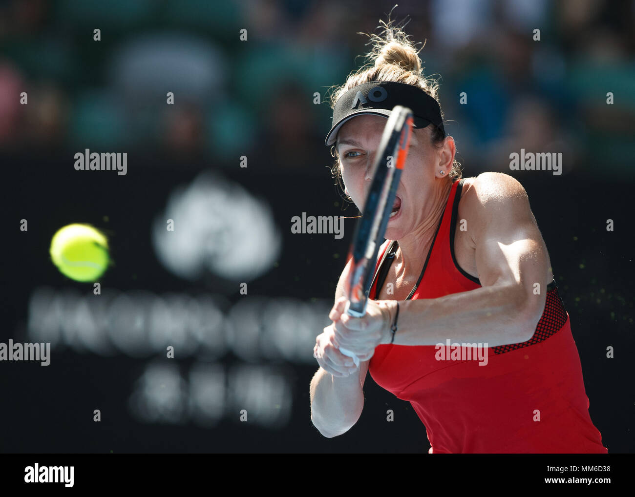Simona halep 2018 hi-res stock photography and images - Alamy