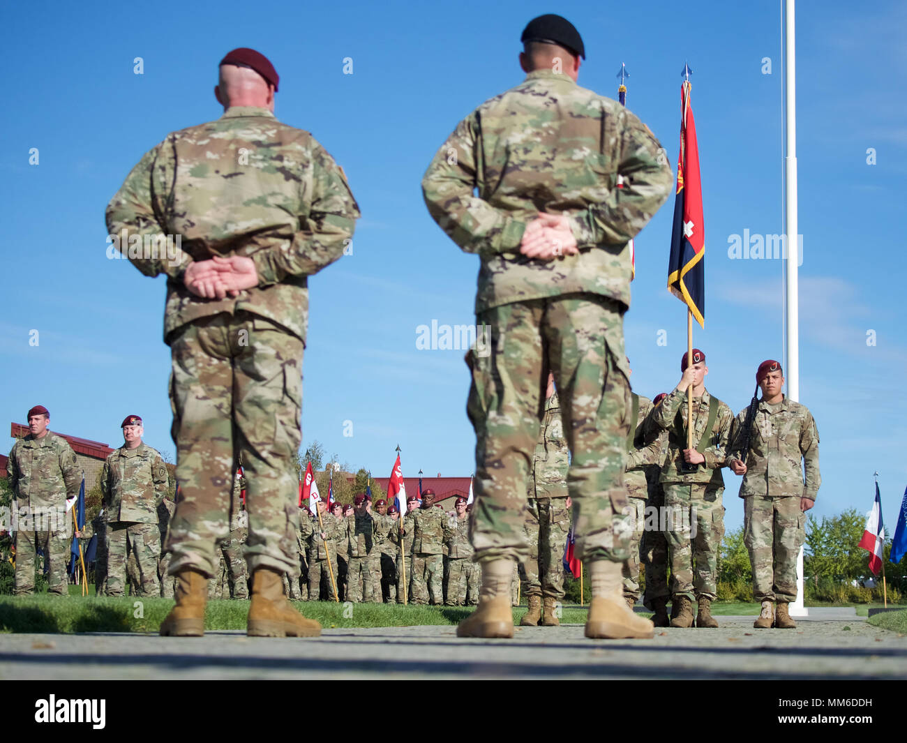 Soldiers of 4th Brigade Combat Team (Airborne), 25th Infantry Division ...