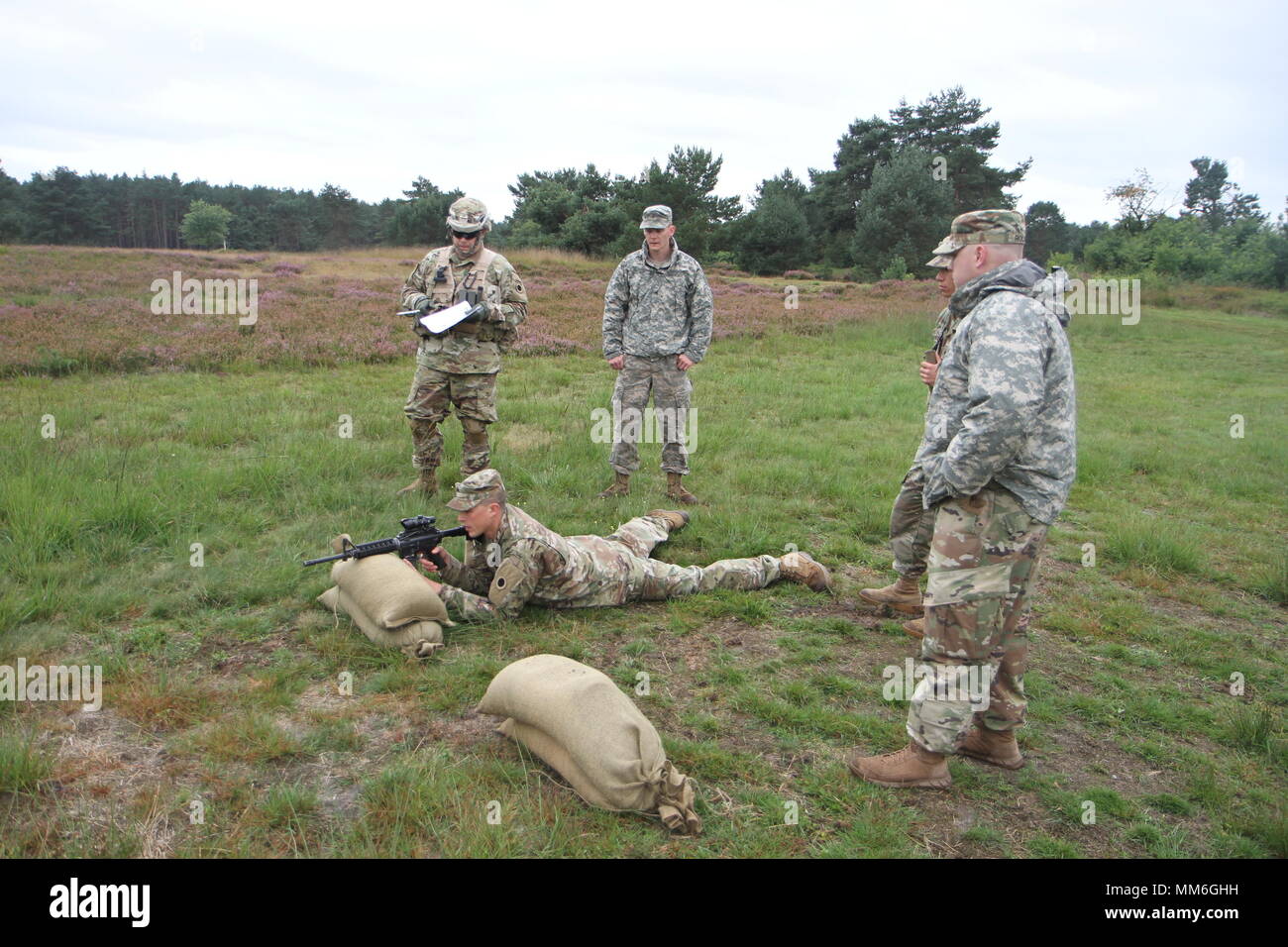 Primary marksmanship instruction hi-res stock photography and images ...